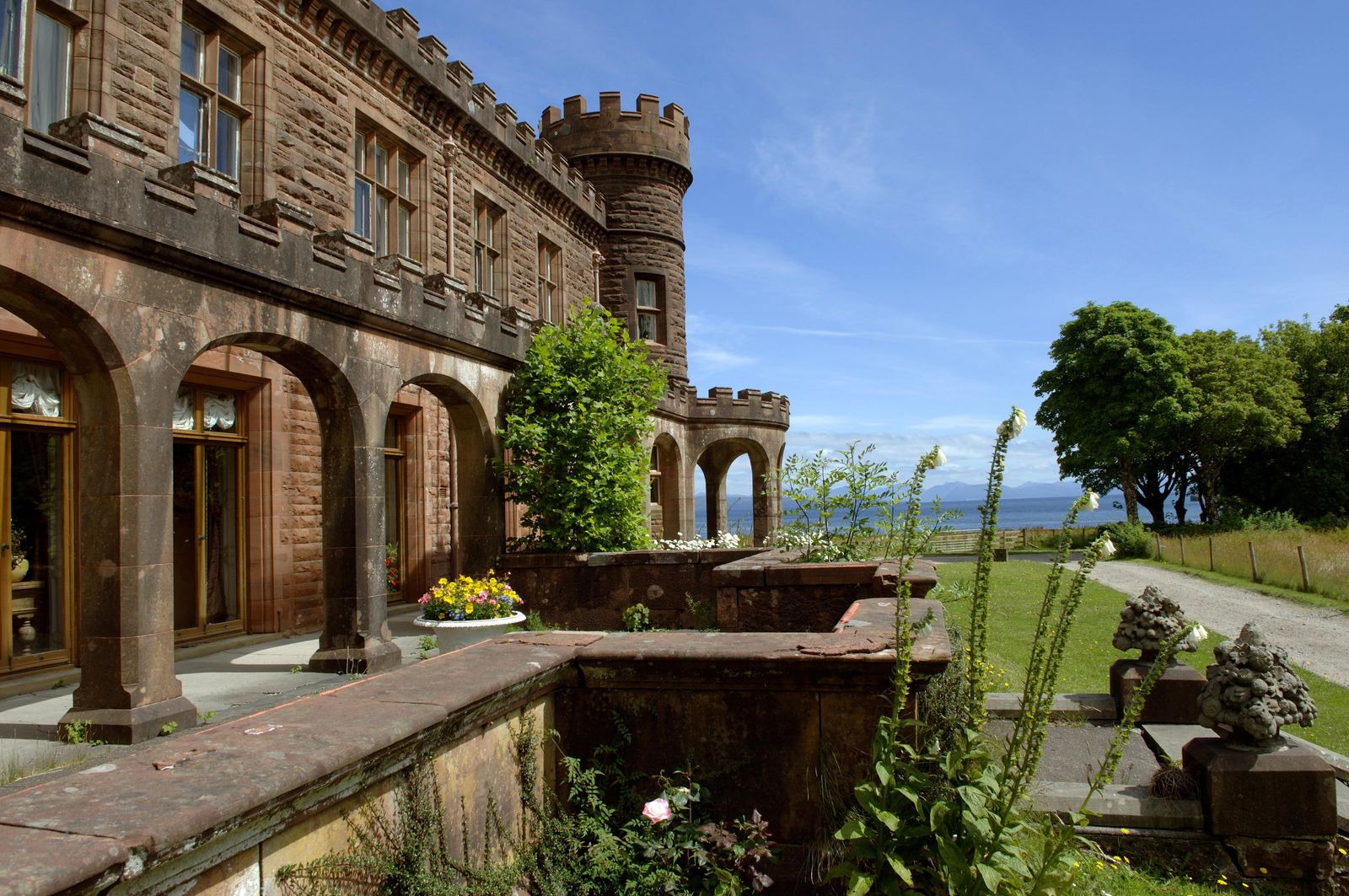 Kinloch Castle: One of Scotland's most beautiful buildings for sale at ...