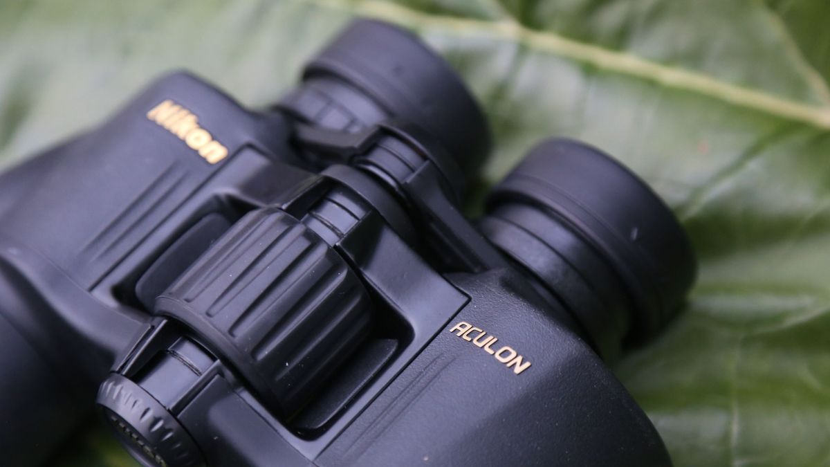 Nikon 10x50 Aculon A211 binoculars review | Space