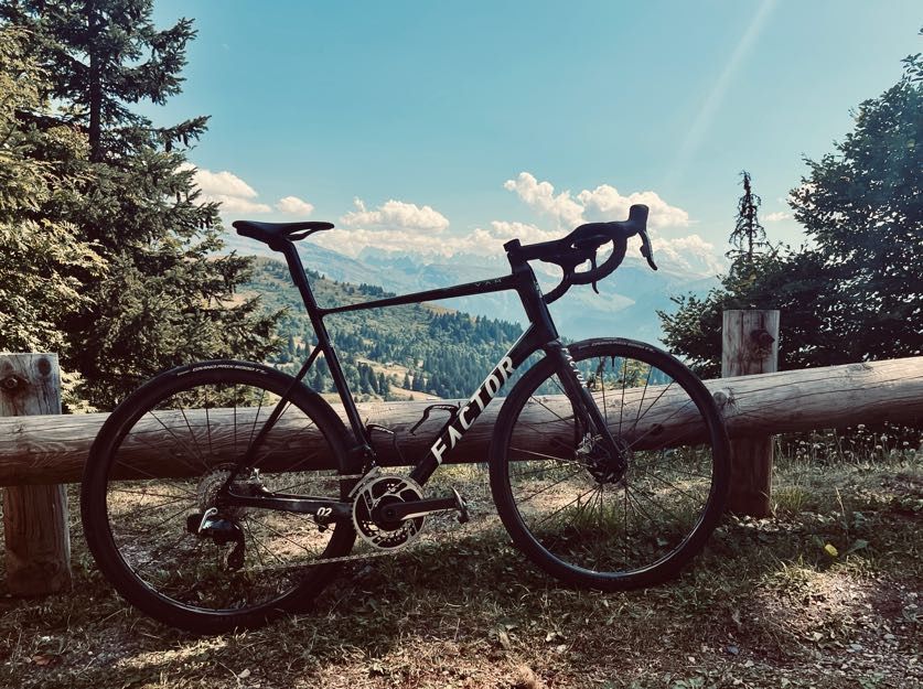 Factor O2 VAM review: A racy featherweight you'll buy with your heart ...