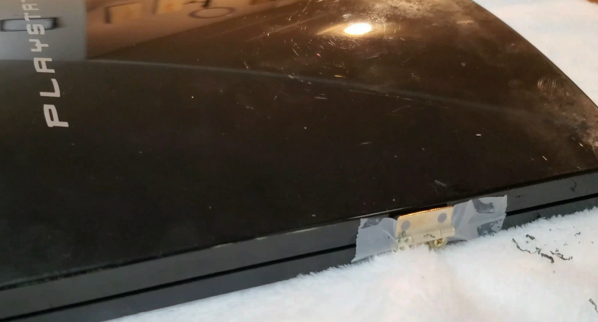 Mod Spotlight: Turning an Old PS3 Into an RGB-Adorned Ryzen Rig | Tom's ...