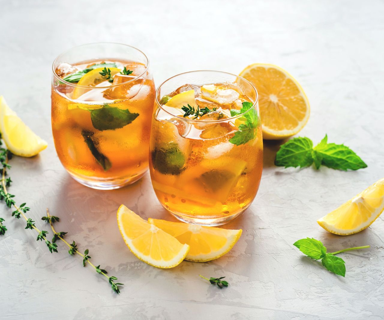 How to make French press tea: simple and delicious steps | Homes and ...