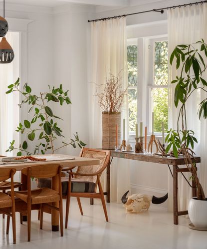 Console table decor ideas – how to style the ideal vignette | Livingetc