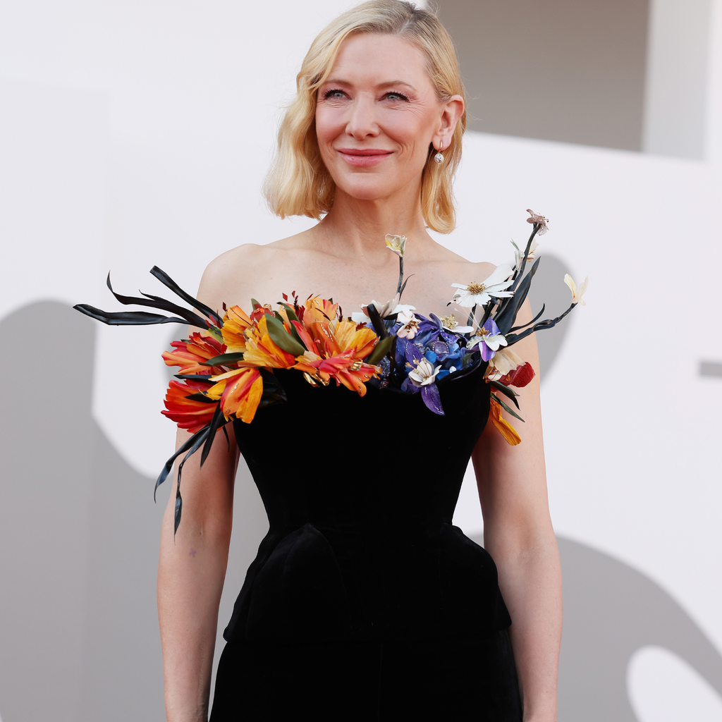 32 Classic Celebrity Street Style Moments | Marie Claire