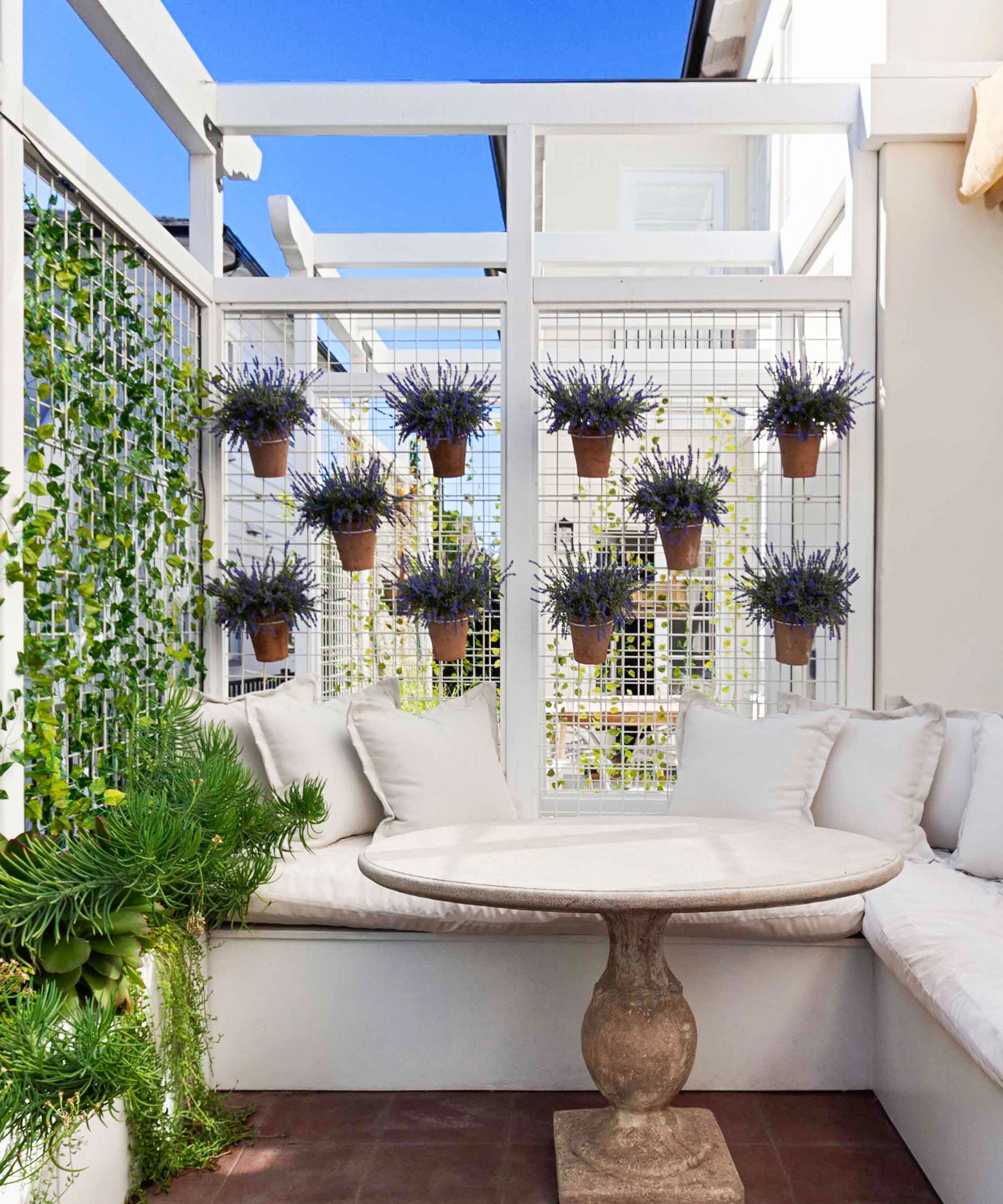 How to Block Out Neighbors' View of Your Patio | Livingetc