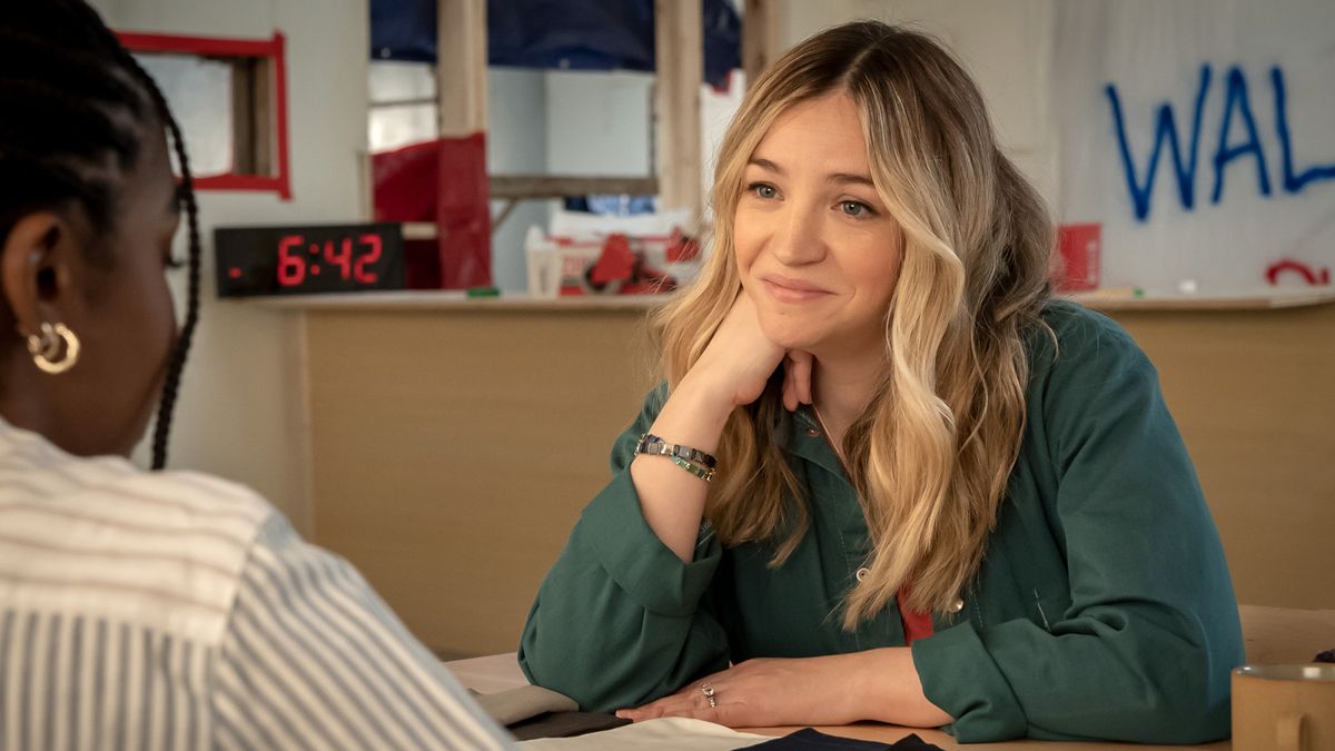 'The Bear' Star Abby Elliott on Natalie and Filming While Pregnant ...