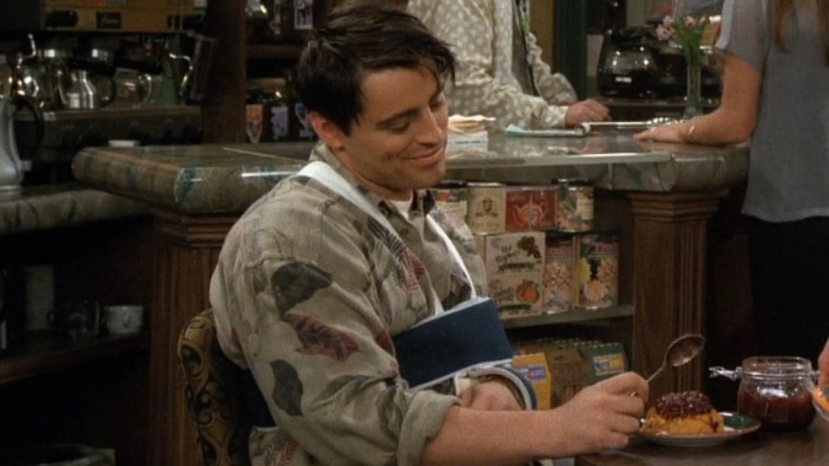 32 Funny Things Joey Has Said About Food On Friends | Cinemablend