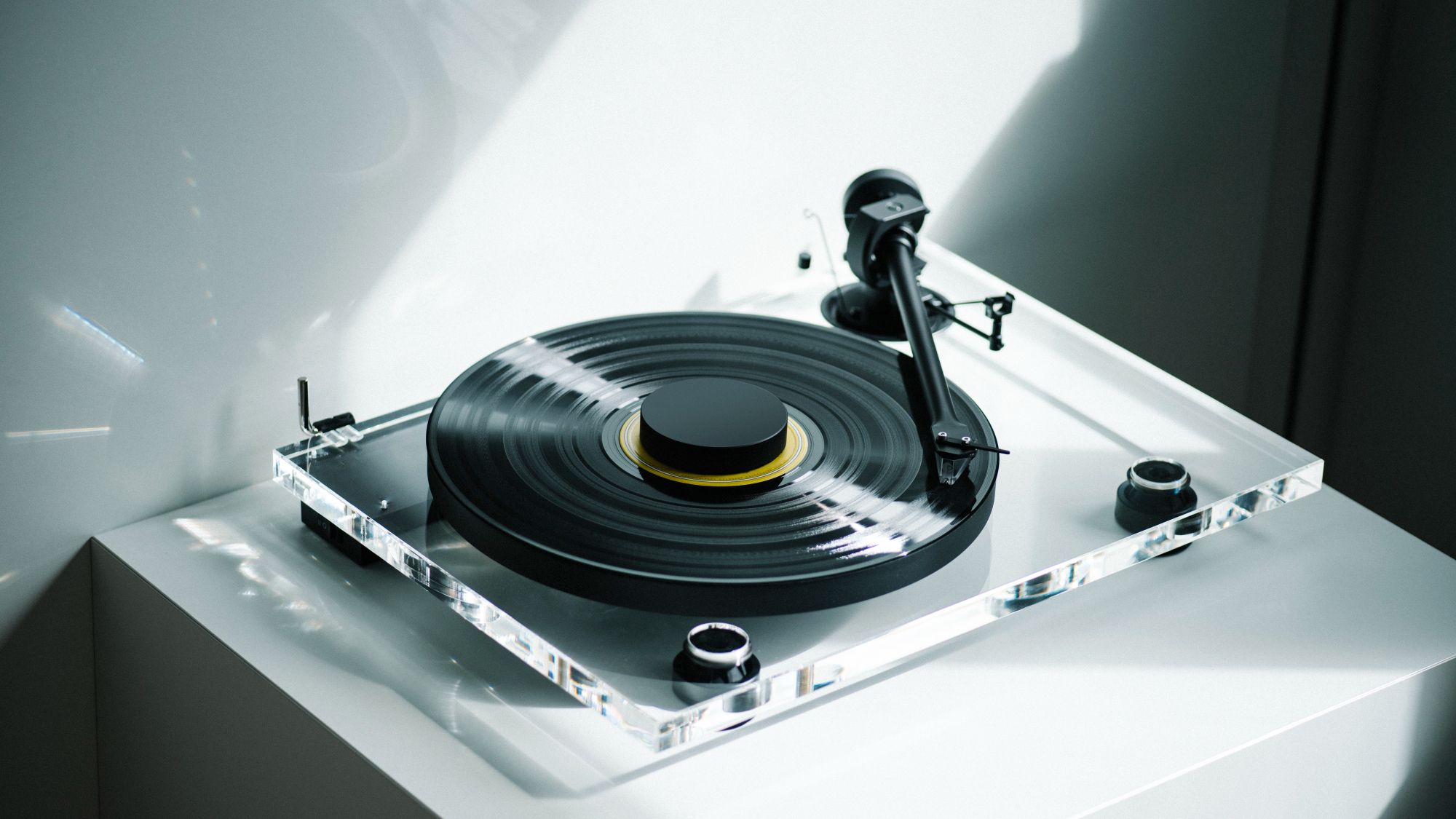 Pro-Ject's acrylic turntable prioritises stability and quality ...