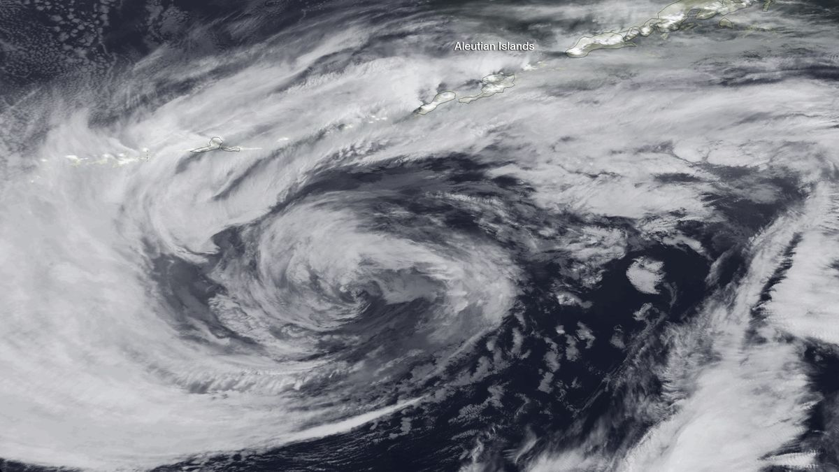 Hurricane-Force Storm Smacks Alaska | Live Science
