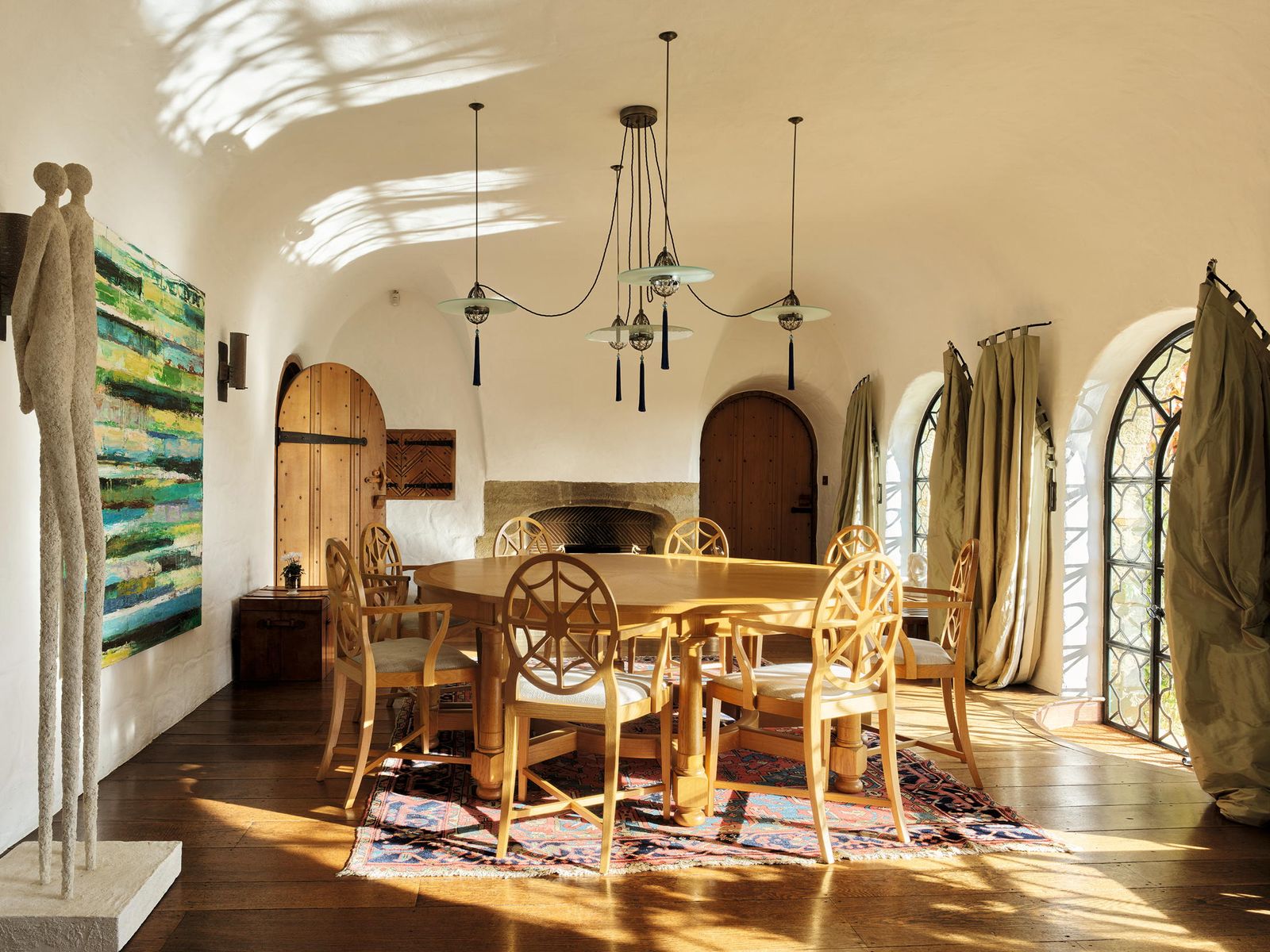Hollywood comes to the Home counties in a Surrey home inspired by ...