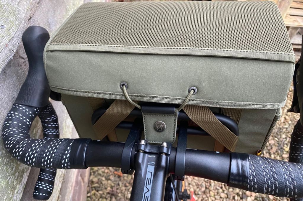 Specialized/Fjällräven Handlebar Bag and Rack review - capacious and ...