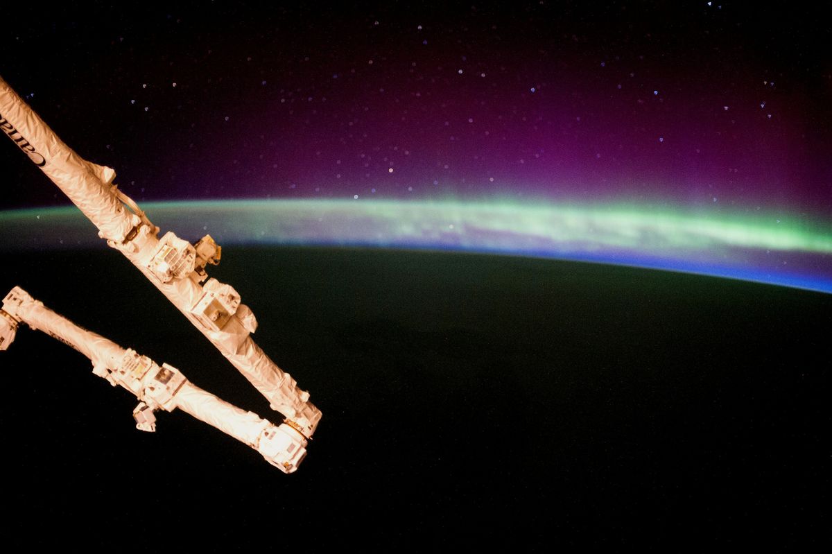 Auroras Over Earth: Amazing Northern Lights Photos from Space | Space