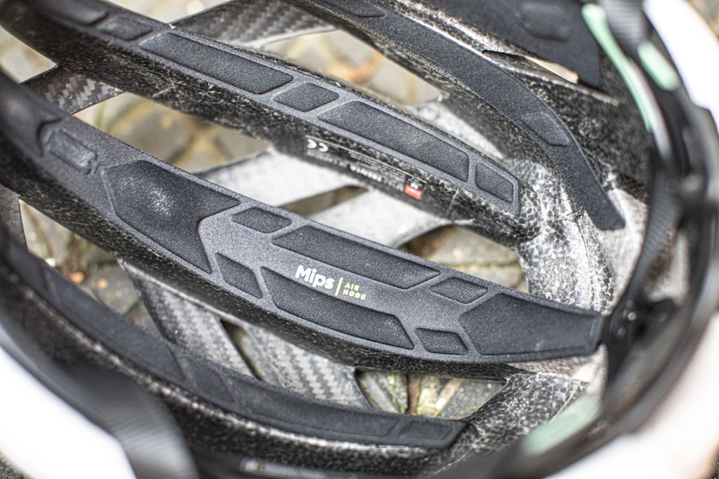 2025 Met Trenta 3K Carbon helmet review – is this the safest lid on the ...