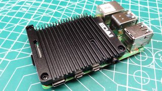 EDATec Passive Coolers for Raspberry Pi 5 and 4 Review: Keeping Cool ...