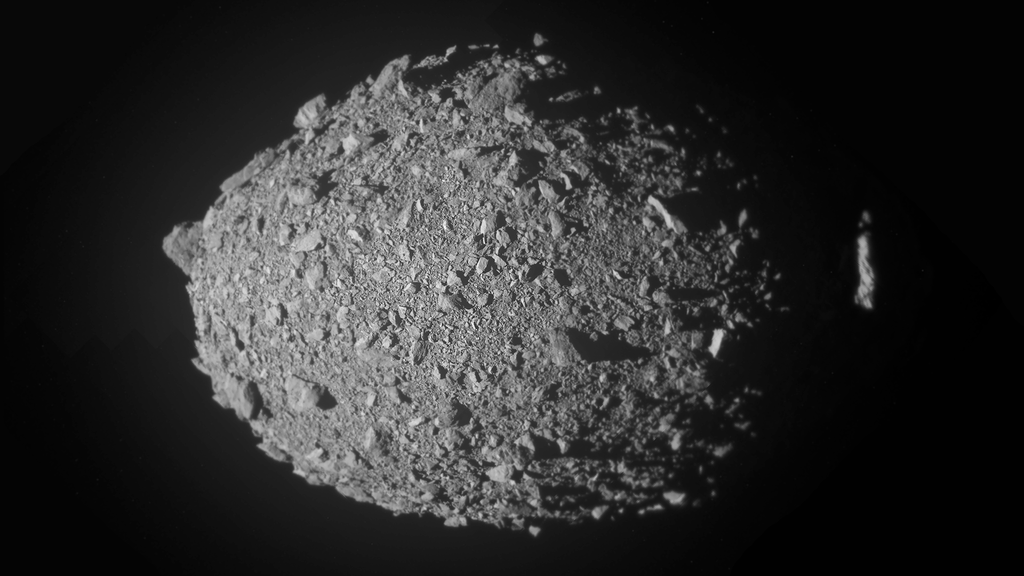 Hubble telescope spies cloud of space rocks from DART impact (photos ...