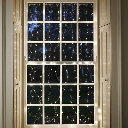 Christmas window lighting ideas | Livingetc