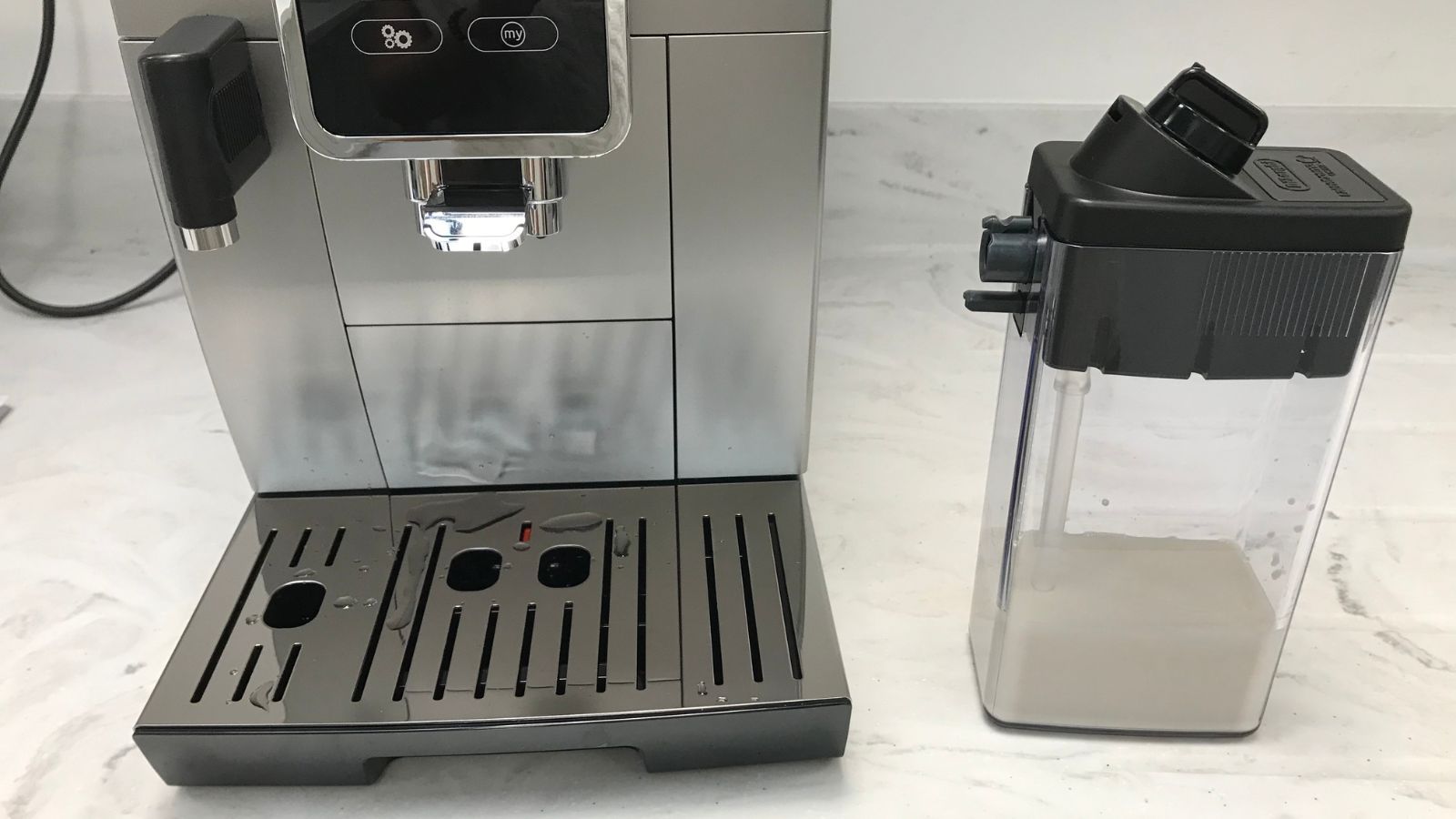 De’Longhi Dinamica Plus Coffee Maker: take a sip of luxury | Homes and Gardens