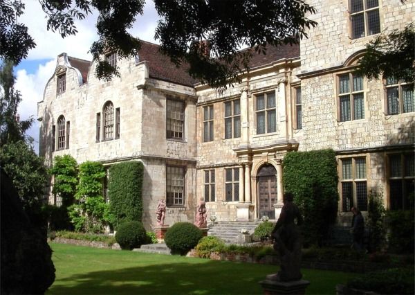 The most haunted houses that you can visit in England and Wales ...