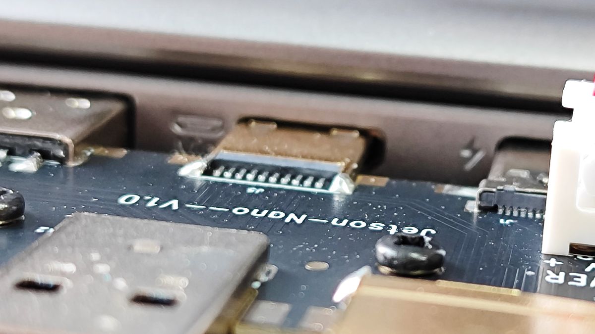 Elecrow CrowView Note Review: Portable Pi Projects | Tom's Hardware