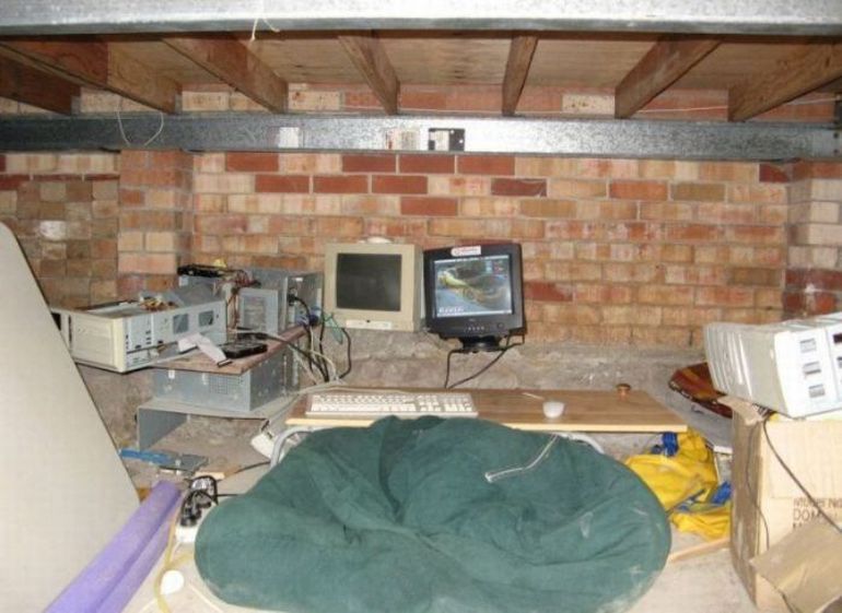 In Pictures: 40 Dirty PC Environments | Tom's Hardware
