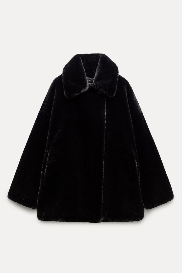 Opulent Fur Coats Dominate Celebrity Style at Paris Fashion Week ...
