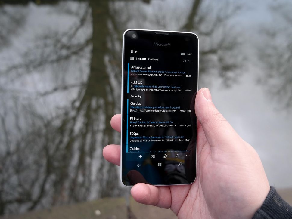 Microsoft delivers new email formatting to all Windows 10 Mobile ...