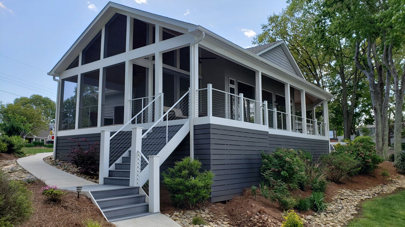 16 deck railing ideas to spice up your porch or patio | Real Homes