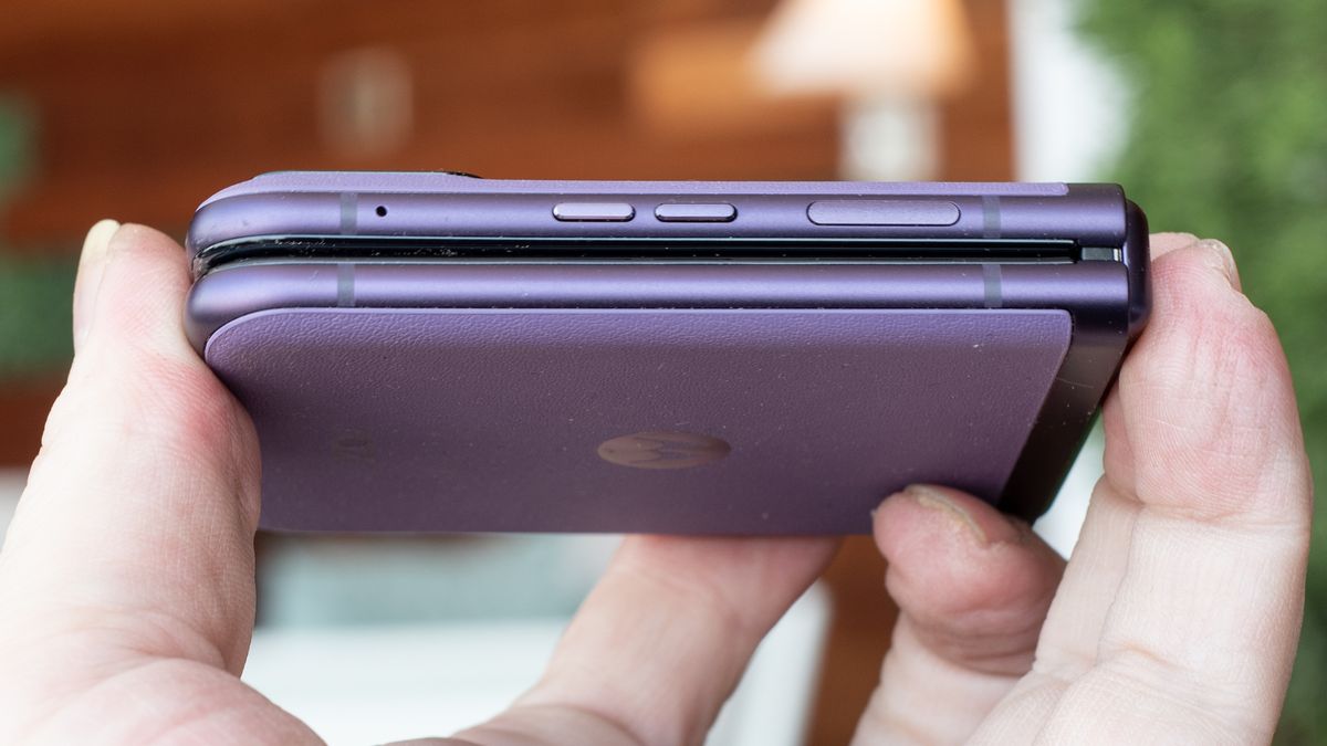 The Motorola Razr fully embraces the joy of missing out and I'm here ...