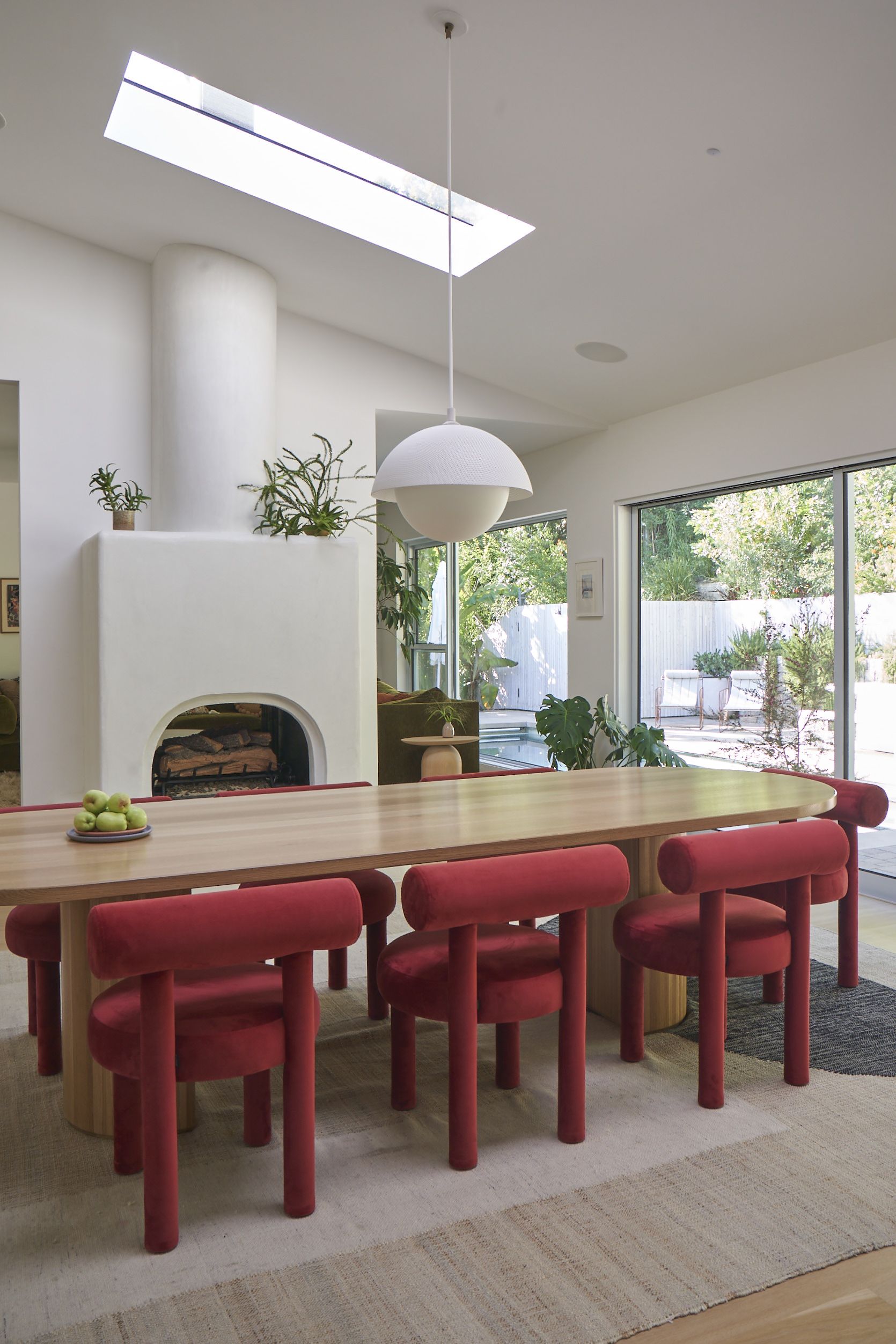 The Unexpected Red Theory is a Genius Way to Elevate Your Home | Livingetc
