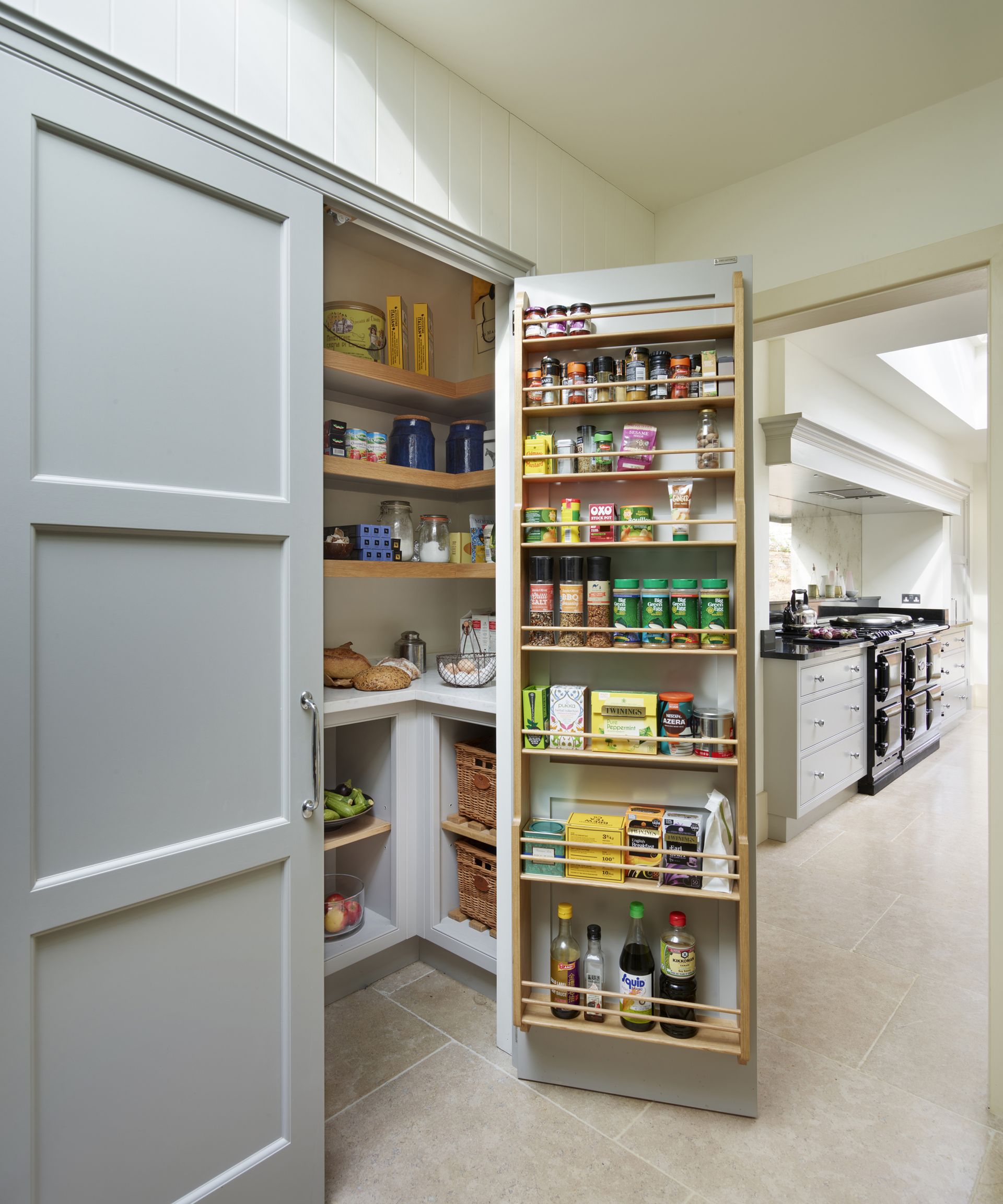 Walk-in pantry ideas: 10 tips for stylish kitchen storage | Homes and ...