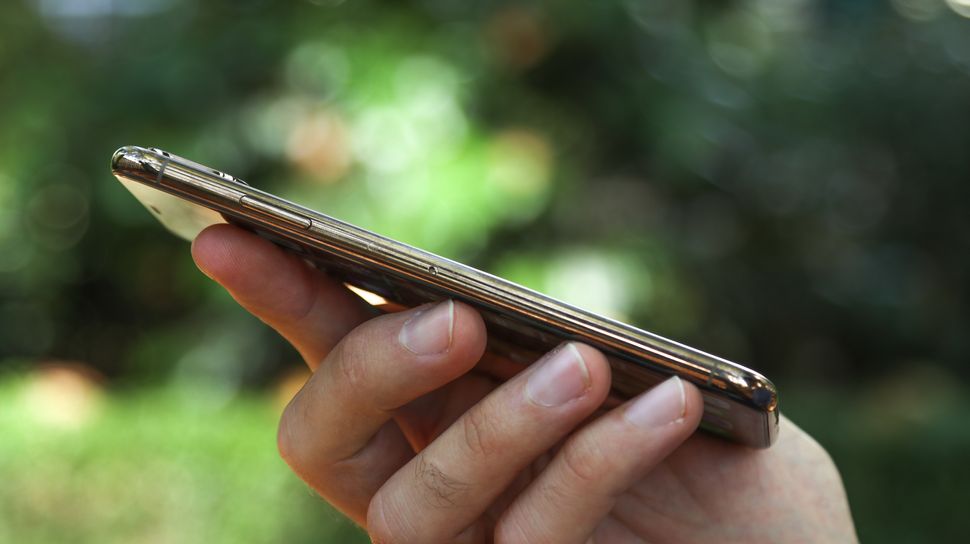 iPhone XS Max review: Apple's aging handset is still top quality ...
