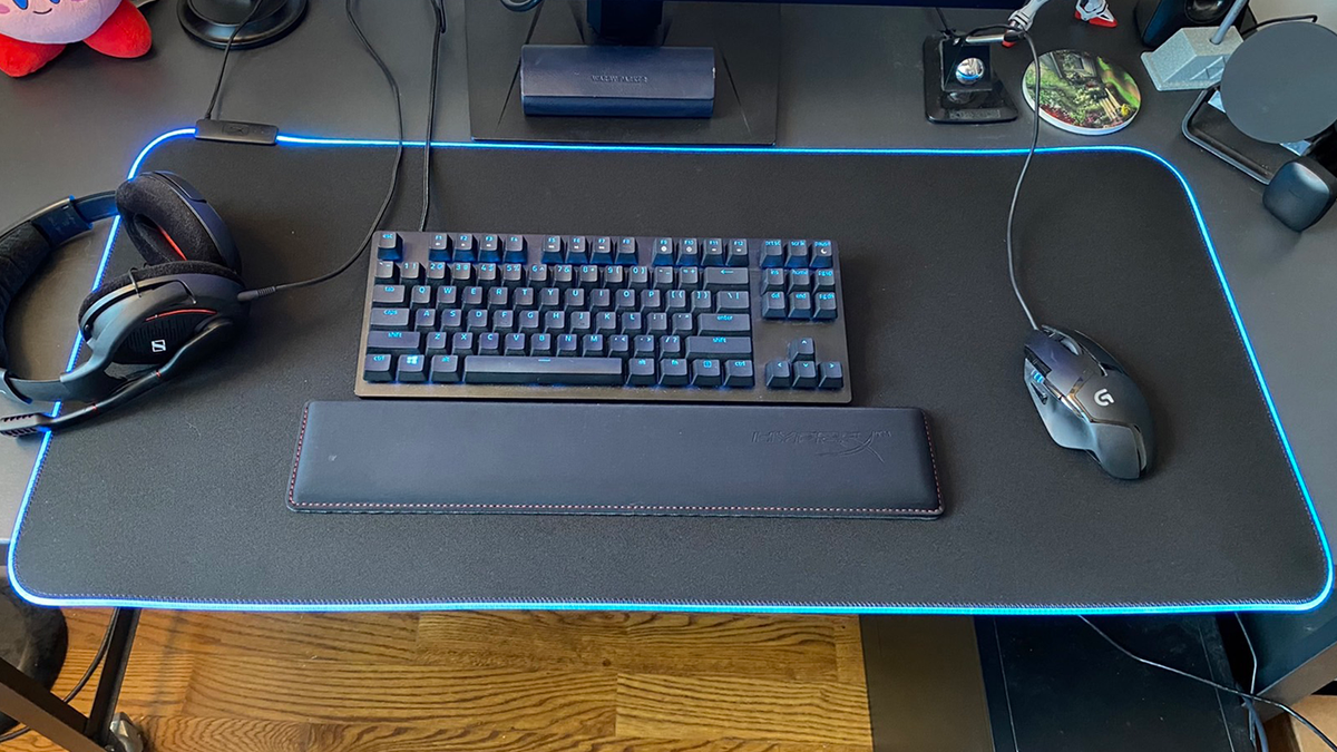 HyperX Pulsefire RGB Mouse Mat Hands-On: Great for Larger Desks | Tom's ...