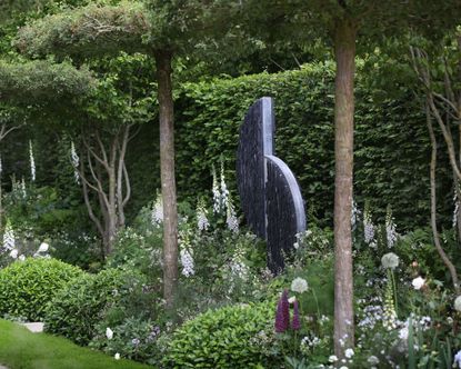 Yard art ideas: 12 ways to enhance your space with artworks | Homes and ...