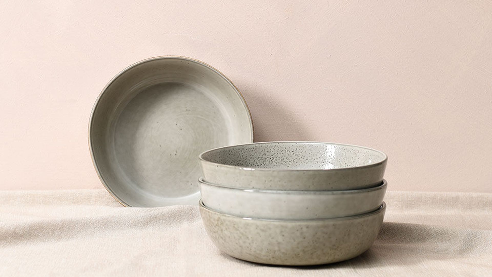 Best plate bowls - the 'plowls' that make dinner more stylish | Ideal Home