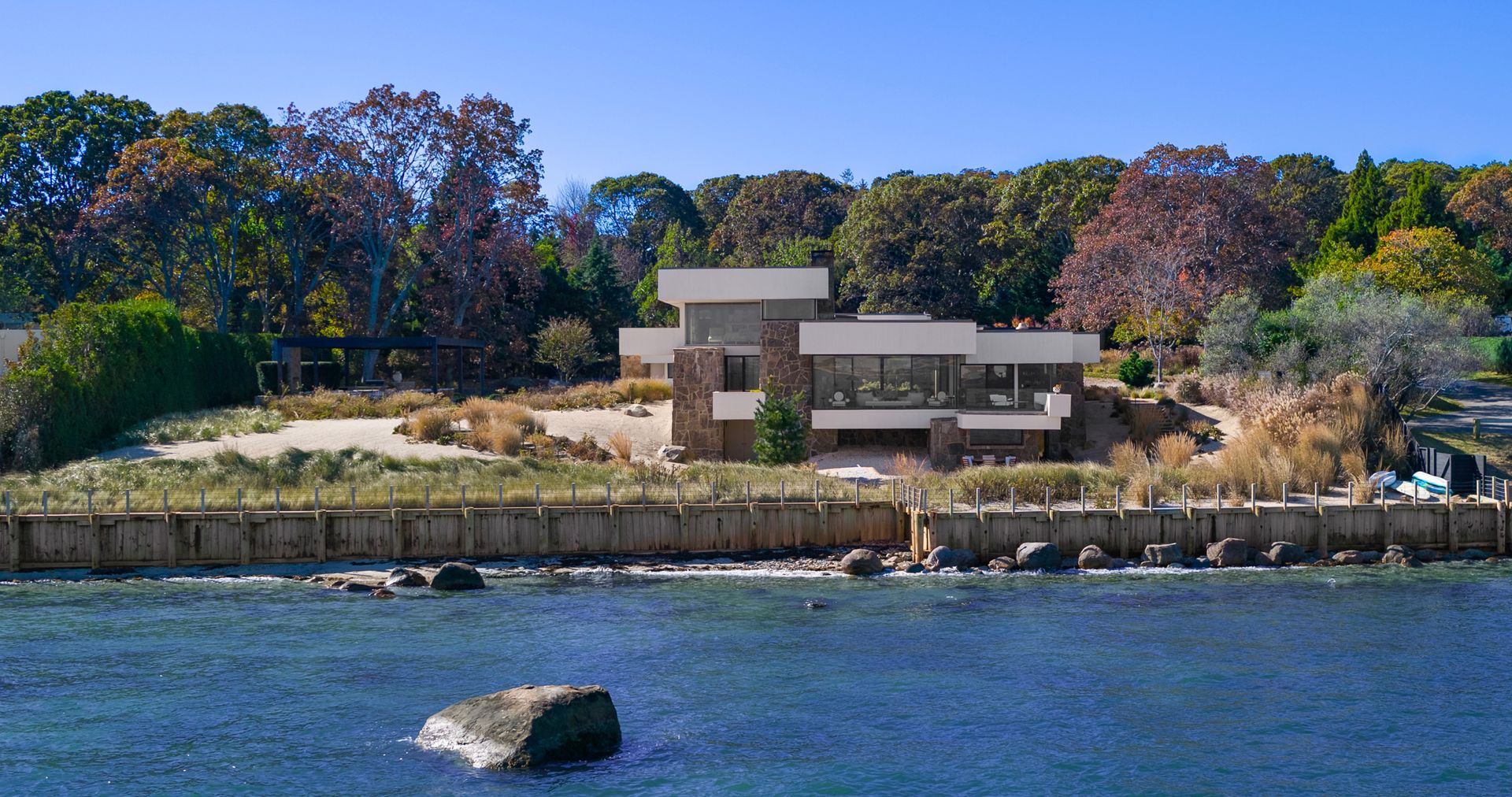Modernism for sale: a Norman Jaffe-designed icon on Shelter Island hits ...