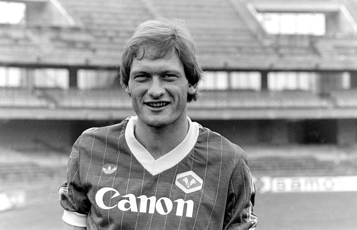 Great target men in football | FourFourTwo