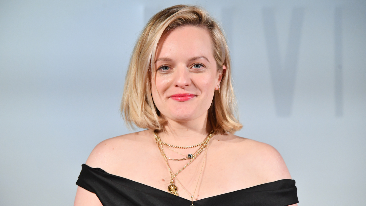 Elisabeth Moss's living room plays with pink in a new way | Homes and ...