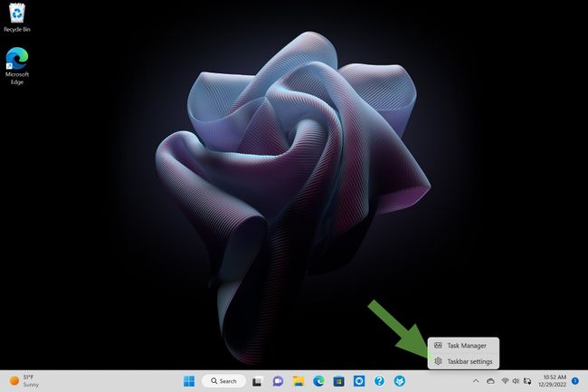 How to Auto-Hide Your Windows 11 or 10 Taskbar | Tom's Hardware