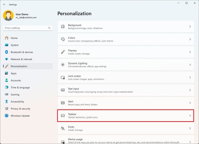 5 settings I always change to declutter the System Tray on Windows 11 ...