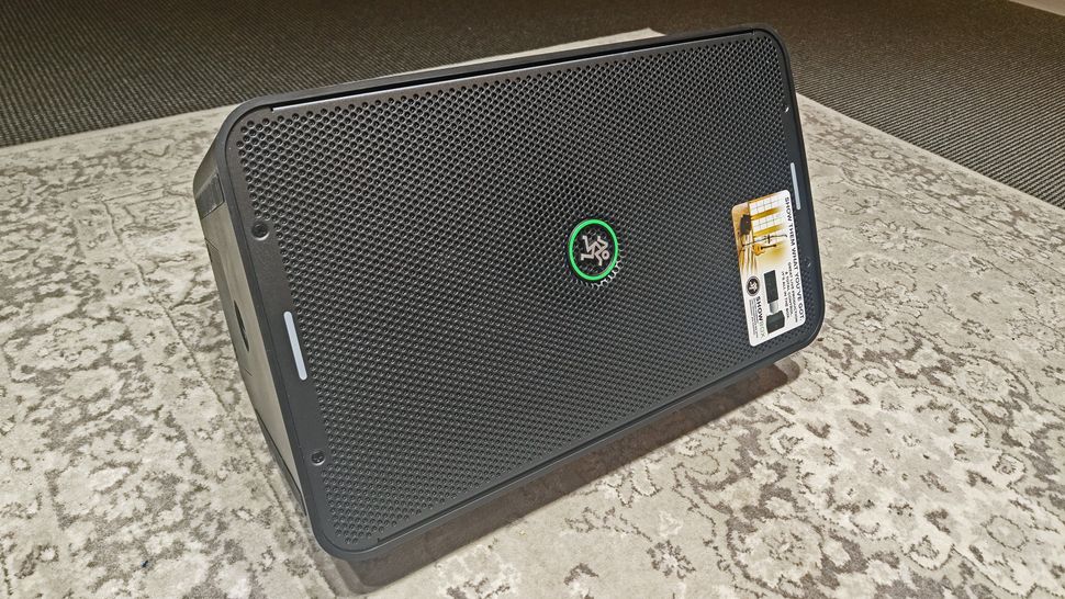 Mackie ShowBox battery-powered all-in-one performance rig review ...