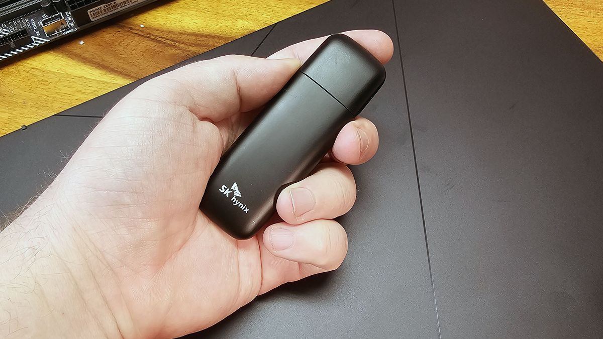 Best Flash Drives 2025: Fast, Spacious, Pocketable USB Storage | Tom's Hardware