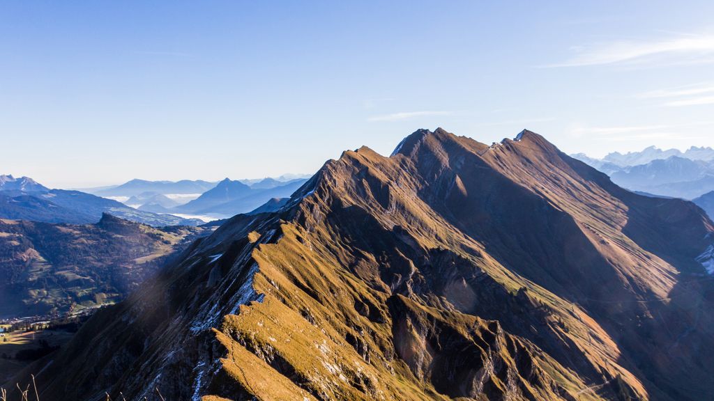 What is a ridge walk? Classic traverses in the US and Europe | Advnture