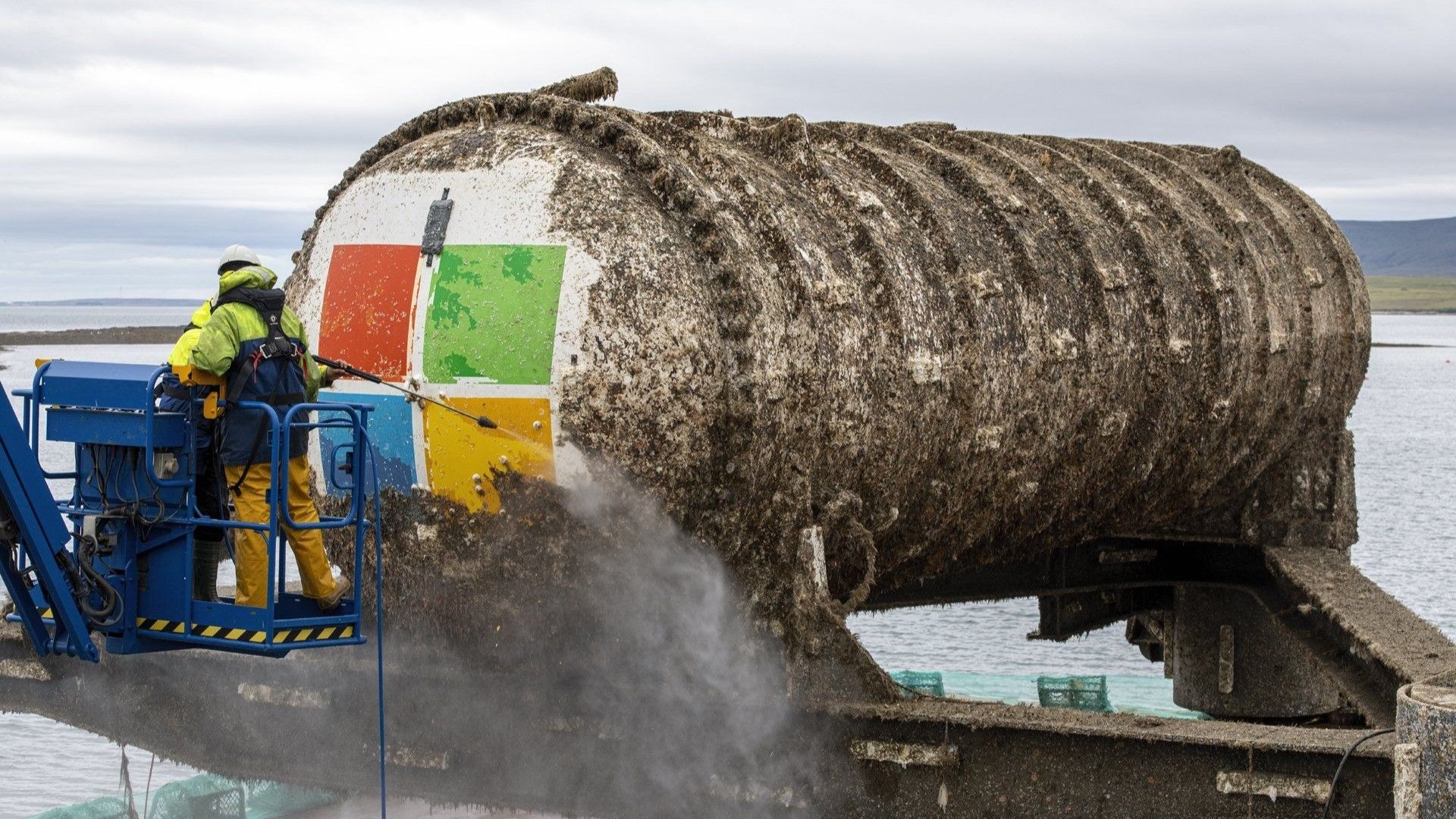 Microsoft surfaces underwater data centers, stops experiment | Windows ...