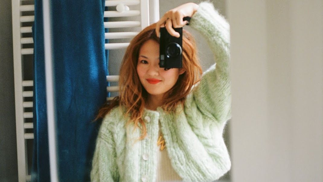 How to Take Mirror Selfies | Tips for Taking Good Mirror Selfies ...
