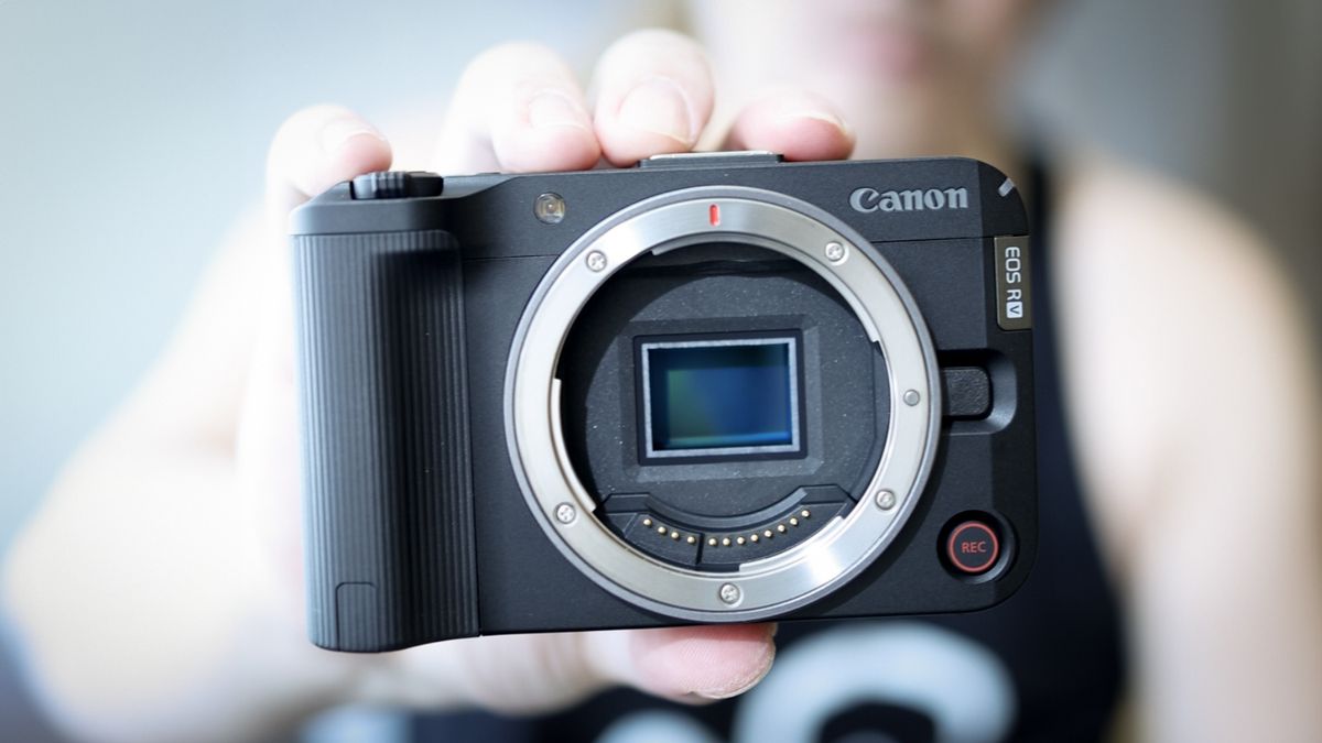 Compact cameras are trendy, but these 7 small mirrorless kits are much ...