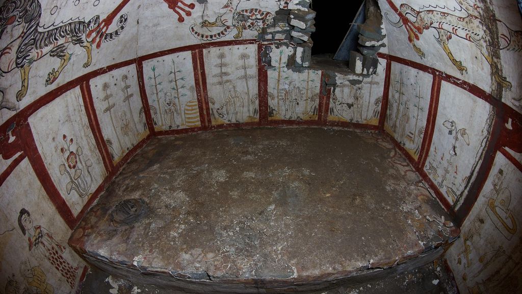 Stunning Tang dynasty mural in tomb unearthed in China may portray a ...