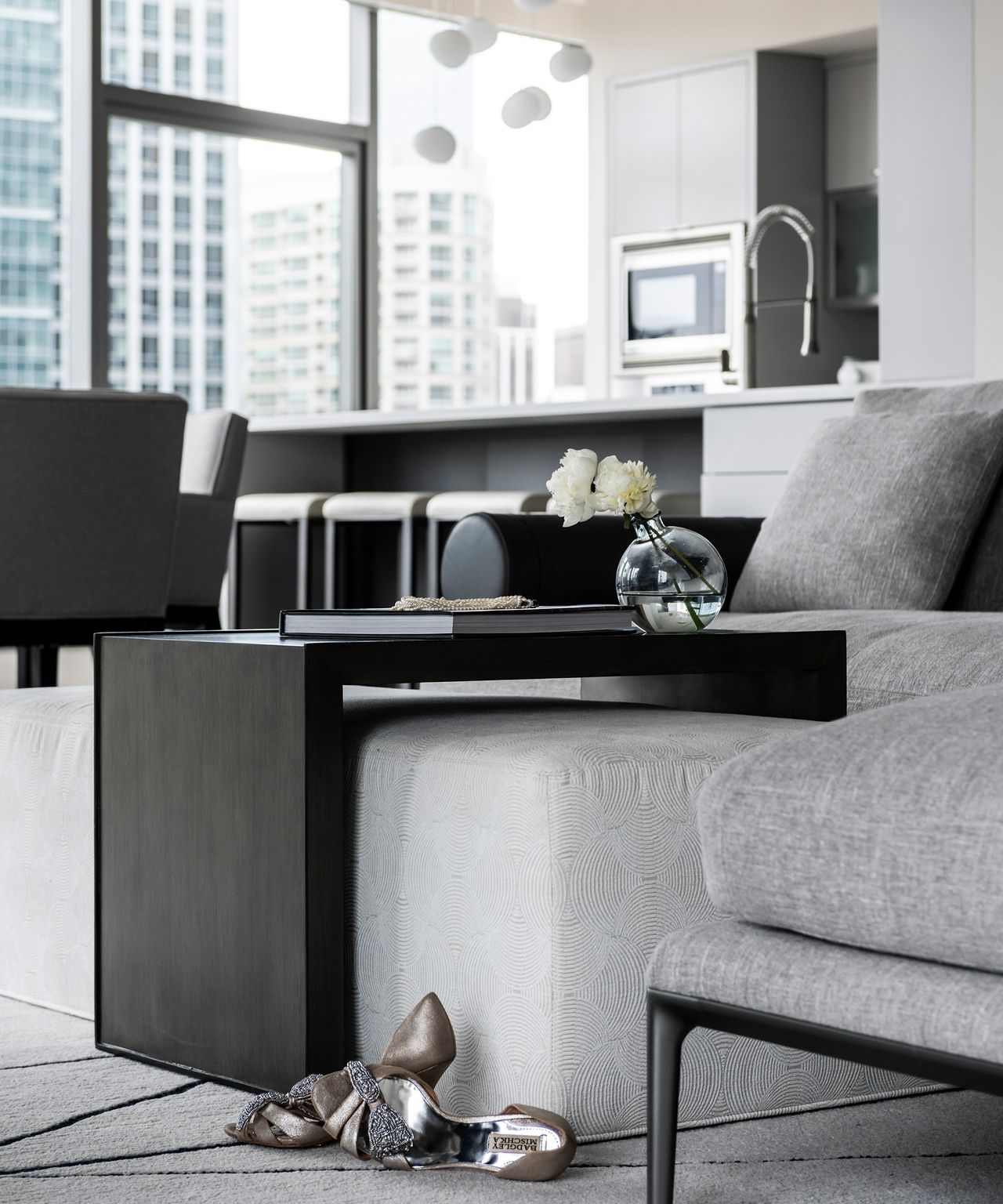 A modern condo with a beautifully balanced interior scheme | Homes and ...