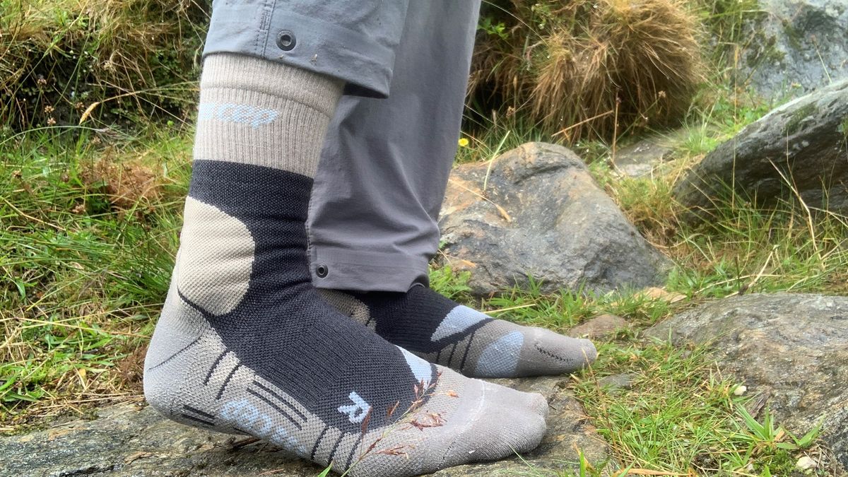 CEP Hiking Merino Mid Cut Compression Socks review: comfortable hiking ...