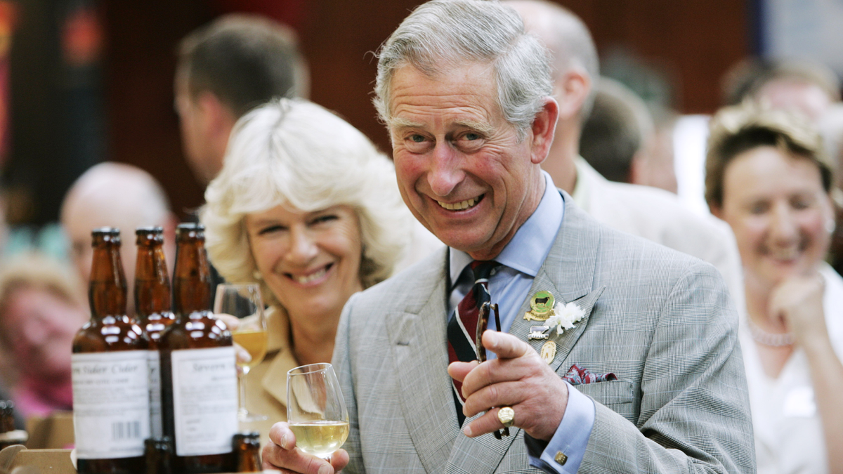 King Charles ritual: the royal’s pre-dinner go-to boozy drink | Woman ...