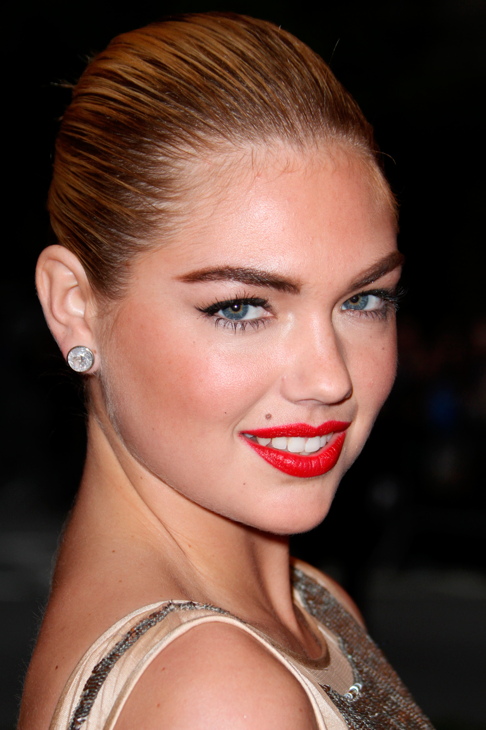 Kate Upton: The 7 Hairstyles Of The Queen Of The Updo | Marie Claire UK