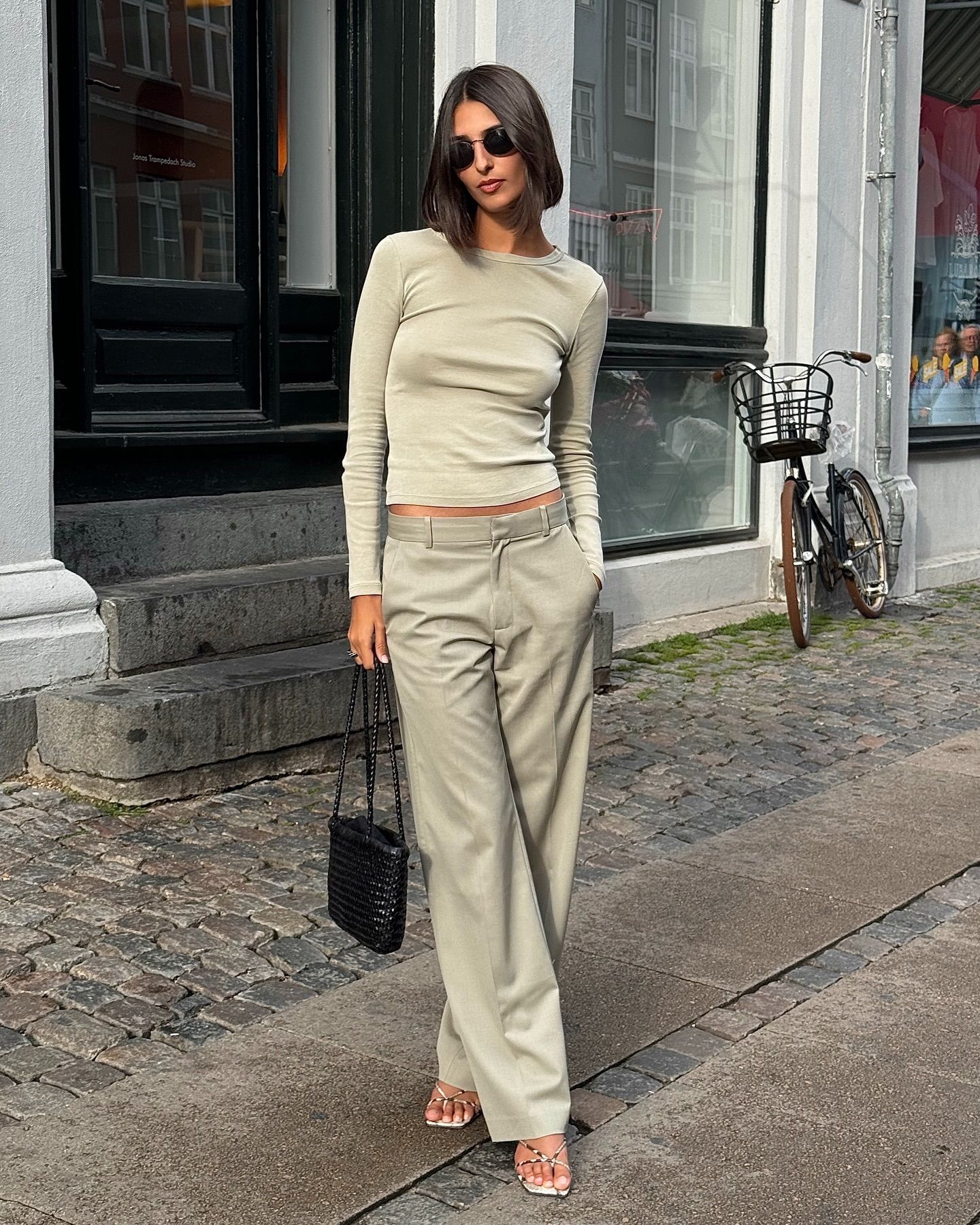 8 '90s-Inspired Outfits French Women Love | Who What Wear